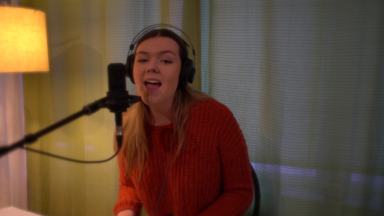 MIKALYN - 2019 MASH-UP - Favourite songs of 2019 - YouTube