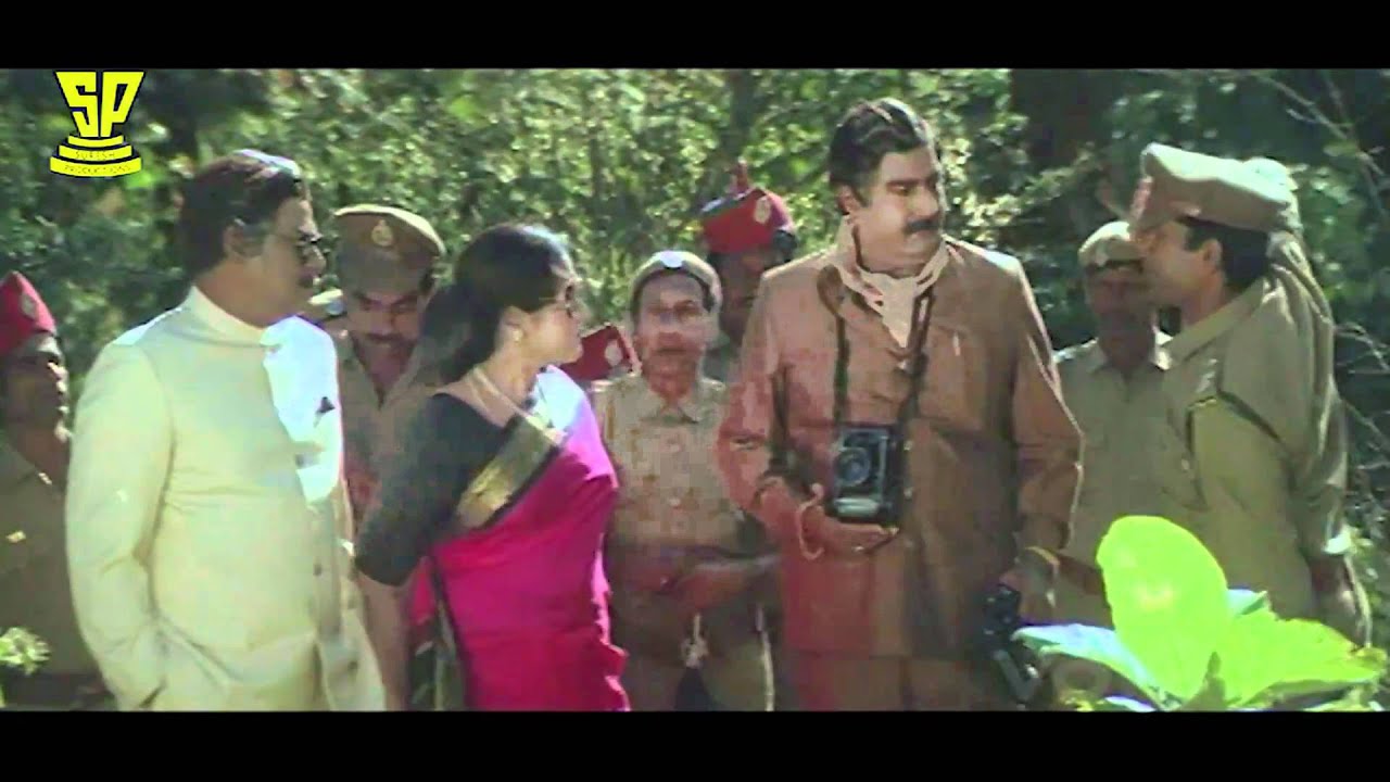 Bobbili Raja Telugu Movie | Vanisree searches for Divya Bharti ...