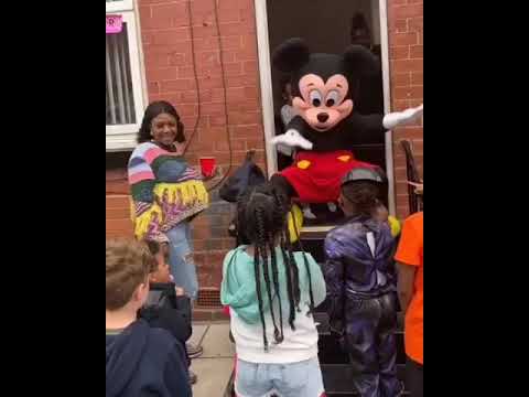 Dancing Mickey mouse Mascot! Birthday party, @Prime_Mascots - YouTube