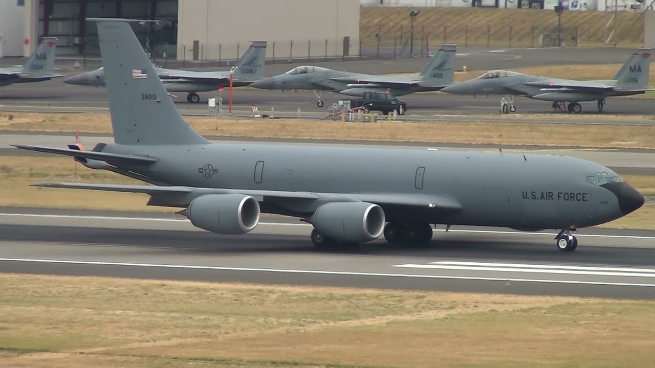 USAF KC-135 [63-8019] Takeoff Portland Airport (PDX) - YouTube
