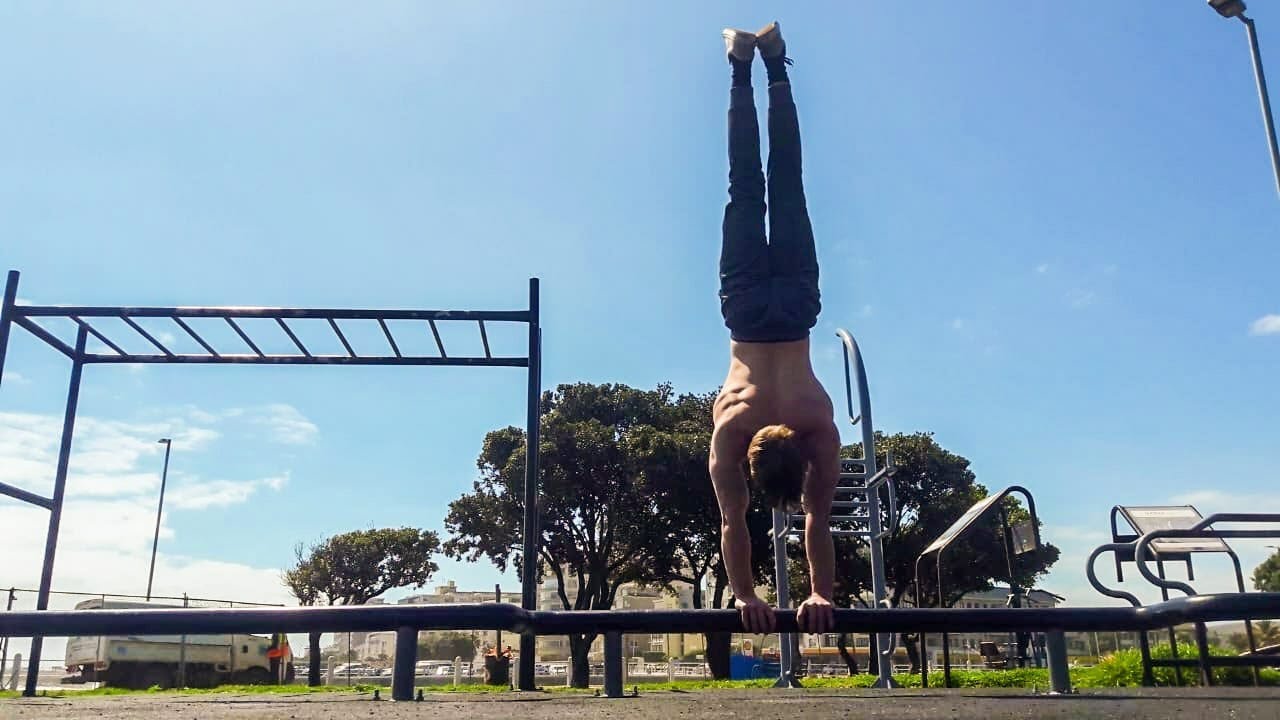 My first Straight Bar Handstand - YouTube