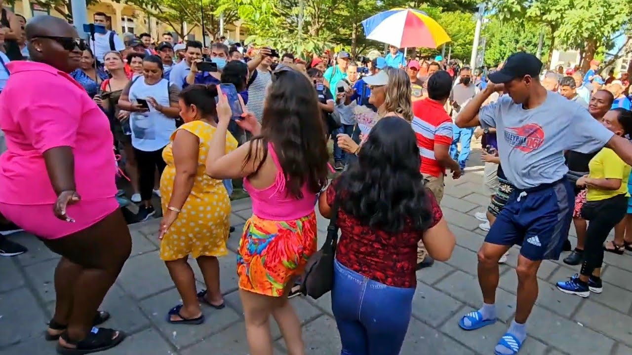 SUPER ALEGRE AMBIENTE EN LOS CUMBIAMBEROS 💃🕺 - YouTube