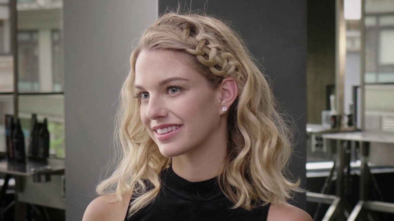How to Create a Four Strand Push Up Braid - YouTube