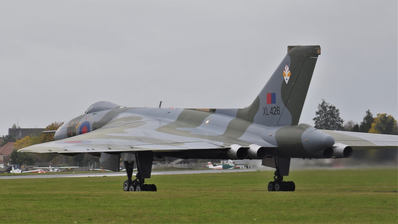 Avro Vulcan XL426 High Power Engine Runs at London Southend Airport ...