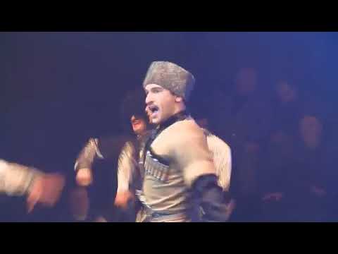 Gürcistan Halk Dansları - Muhteşem Oyun