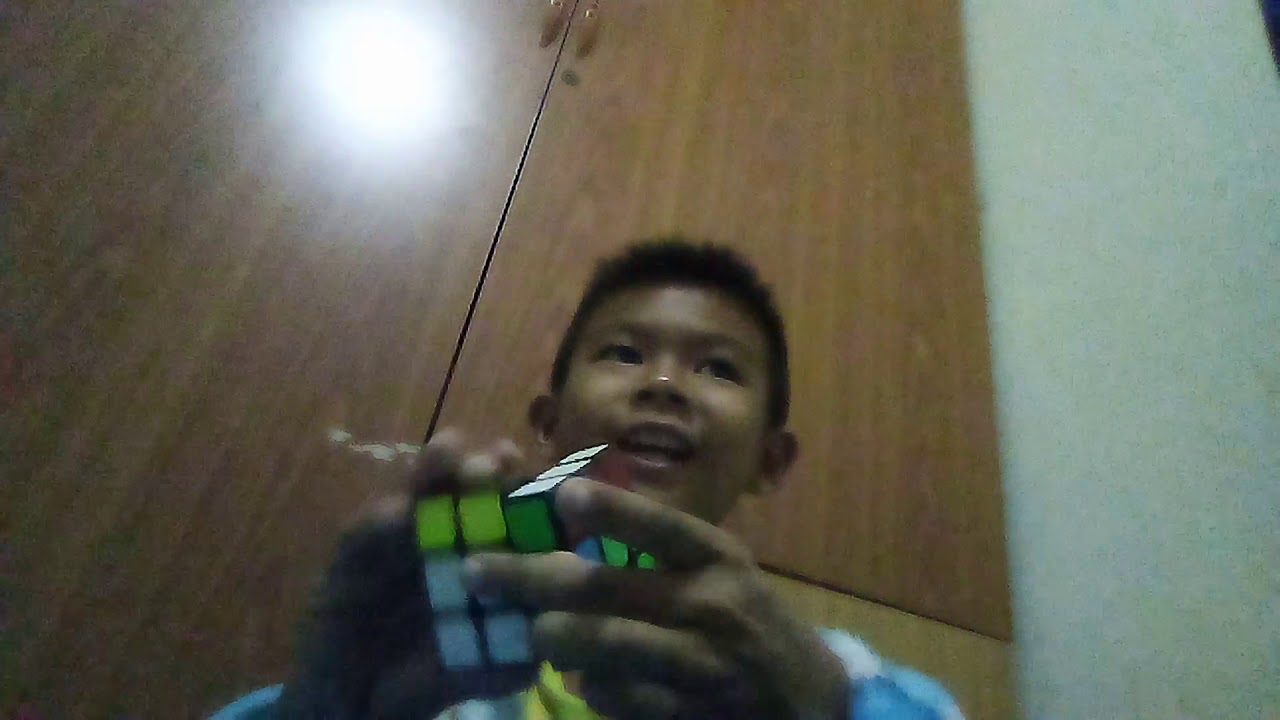 ฝึกเล่น รู บิ ค 3 x3 - YouTube