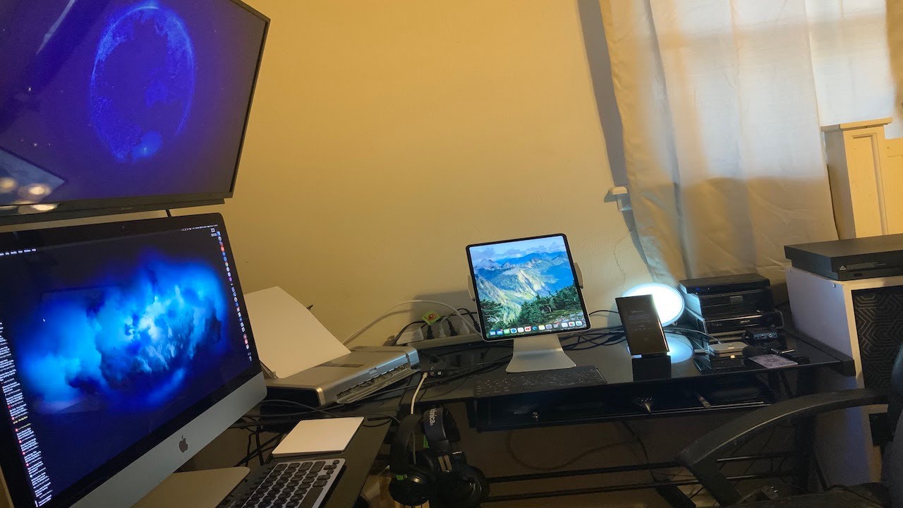 2020 Minimal Desk Set Up Tour - YouTube