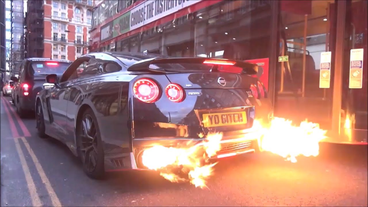 Nissan GTR R35 Revs, Flames And Accelerations In London - YouTube