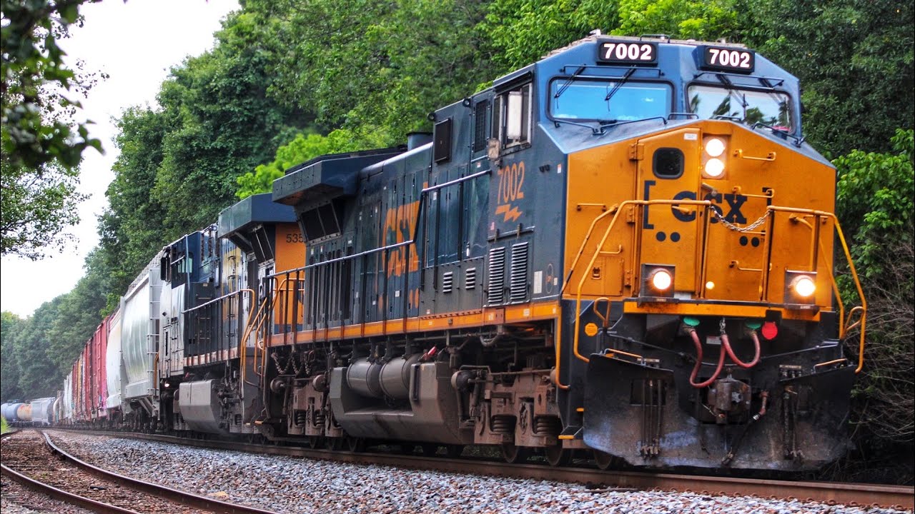 July 11 2022: CSX M692 clears Roebuck - YouTube
