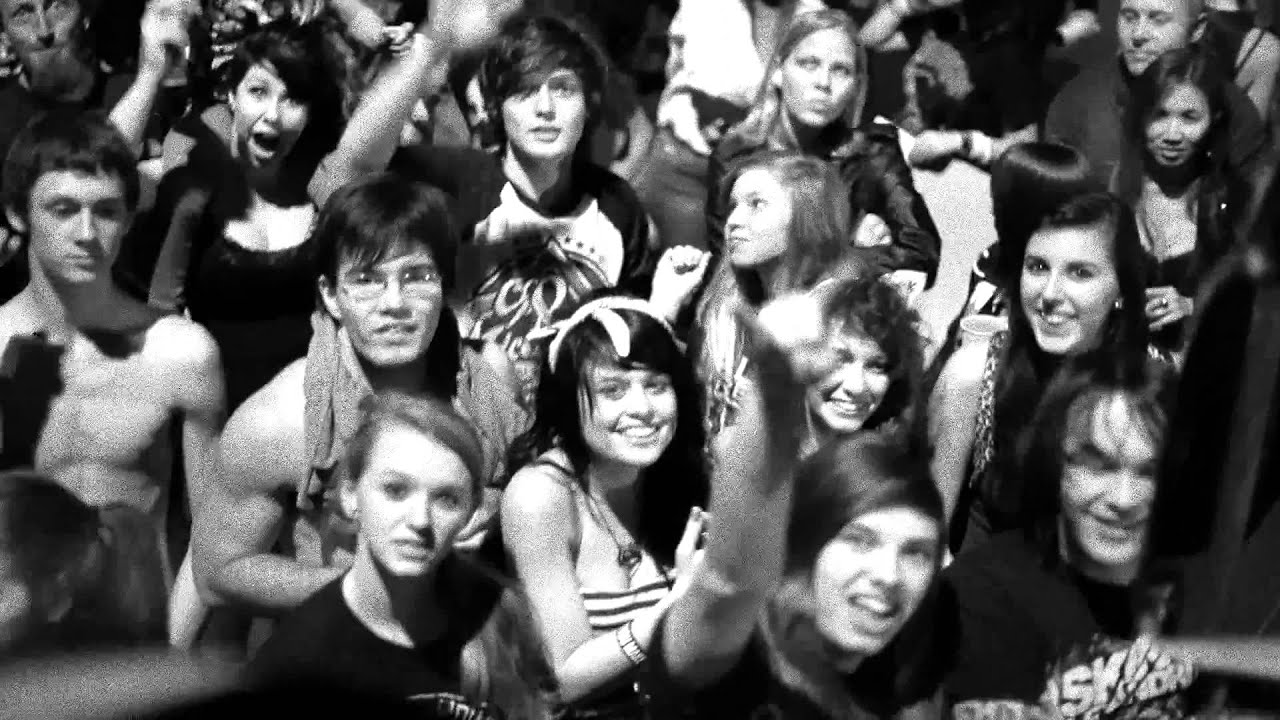 Falling In Reverse - Raised By Wolves (Official Music Video) HD - YouTube