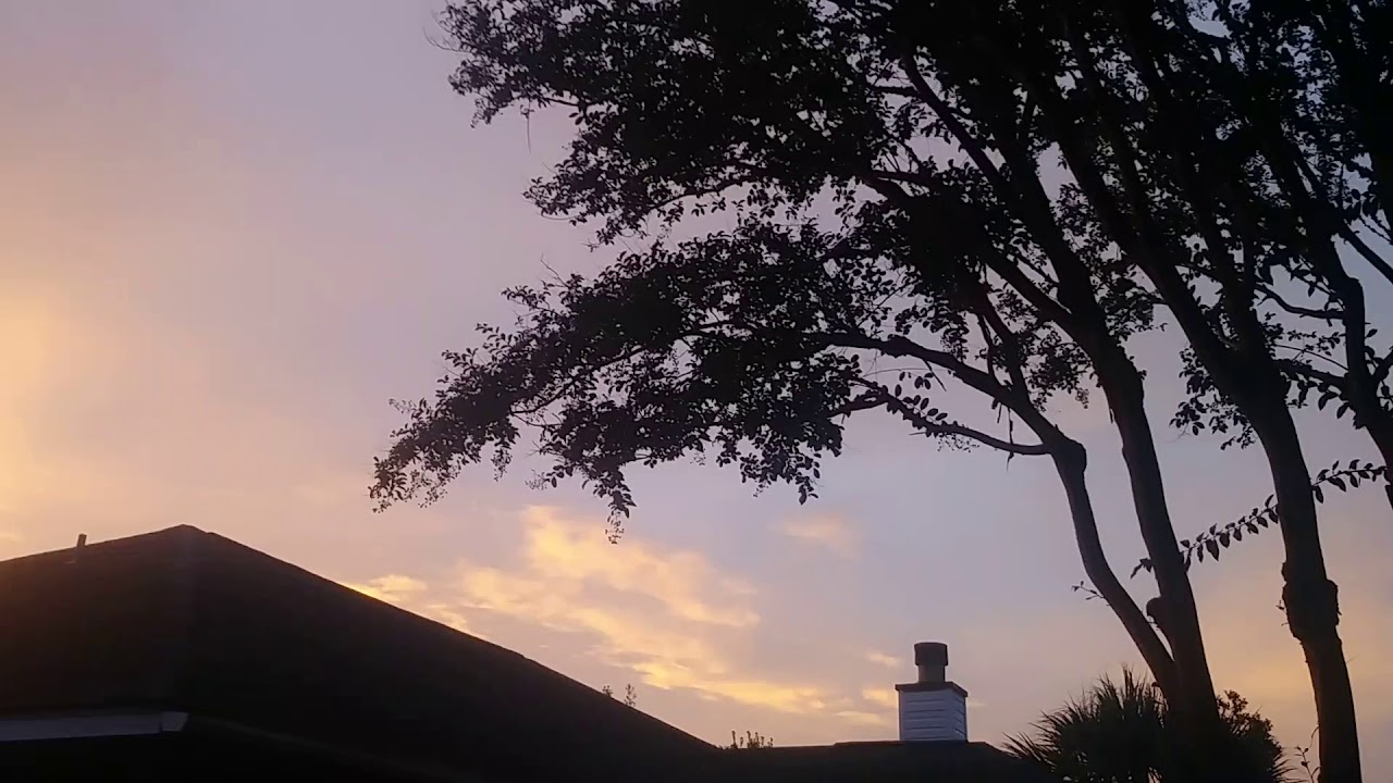 Crazy looking sunset! Keeps getting odd!!! - YouTube