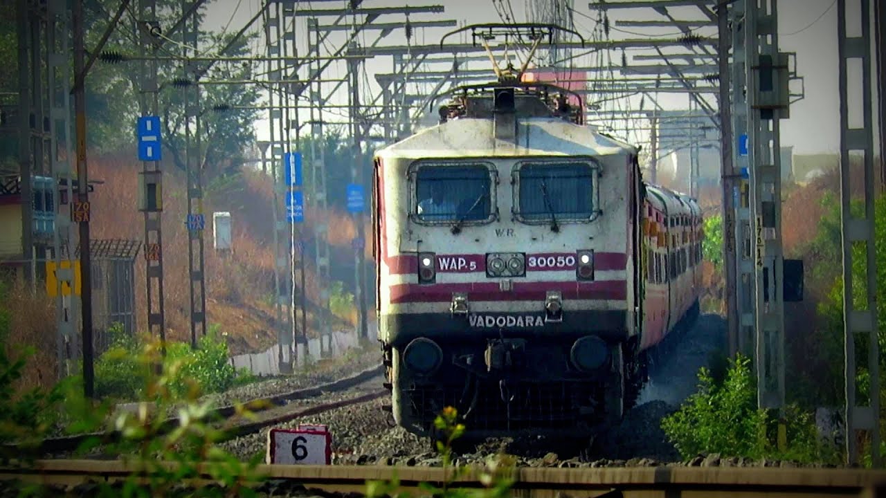 Fastest Electric and Diesel Locomotives WAP-5 and WDP-4 powered trains ...