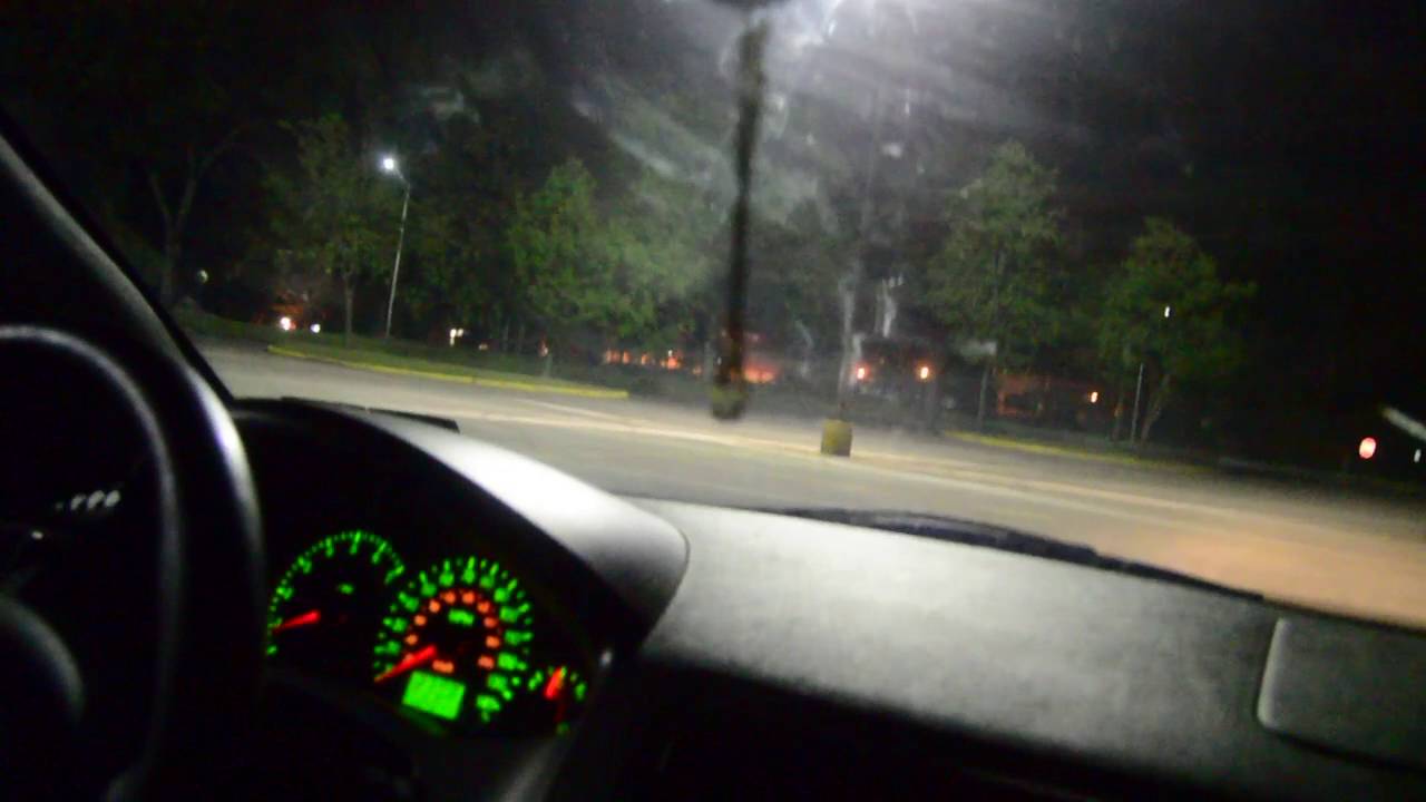 Clapped out ford focus does a mean peel - YouTube