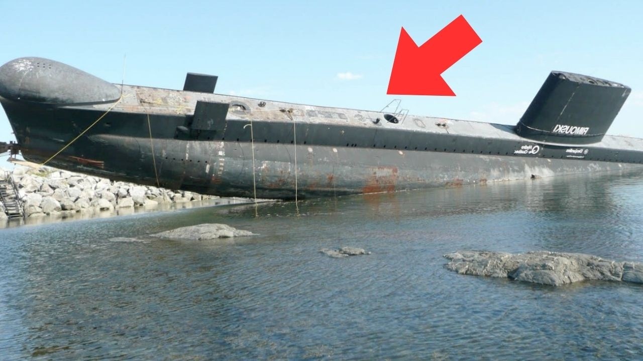Lost WWII Submarine Finally Discovered. Experts Look Inside & Scream In ...