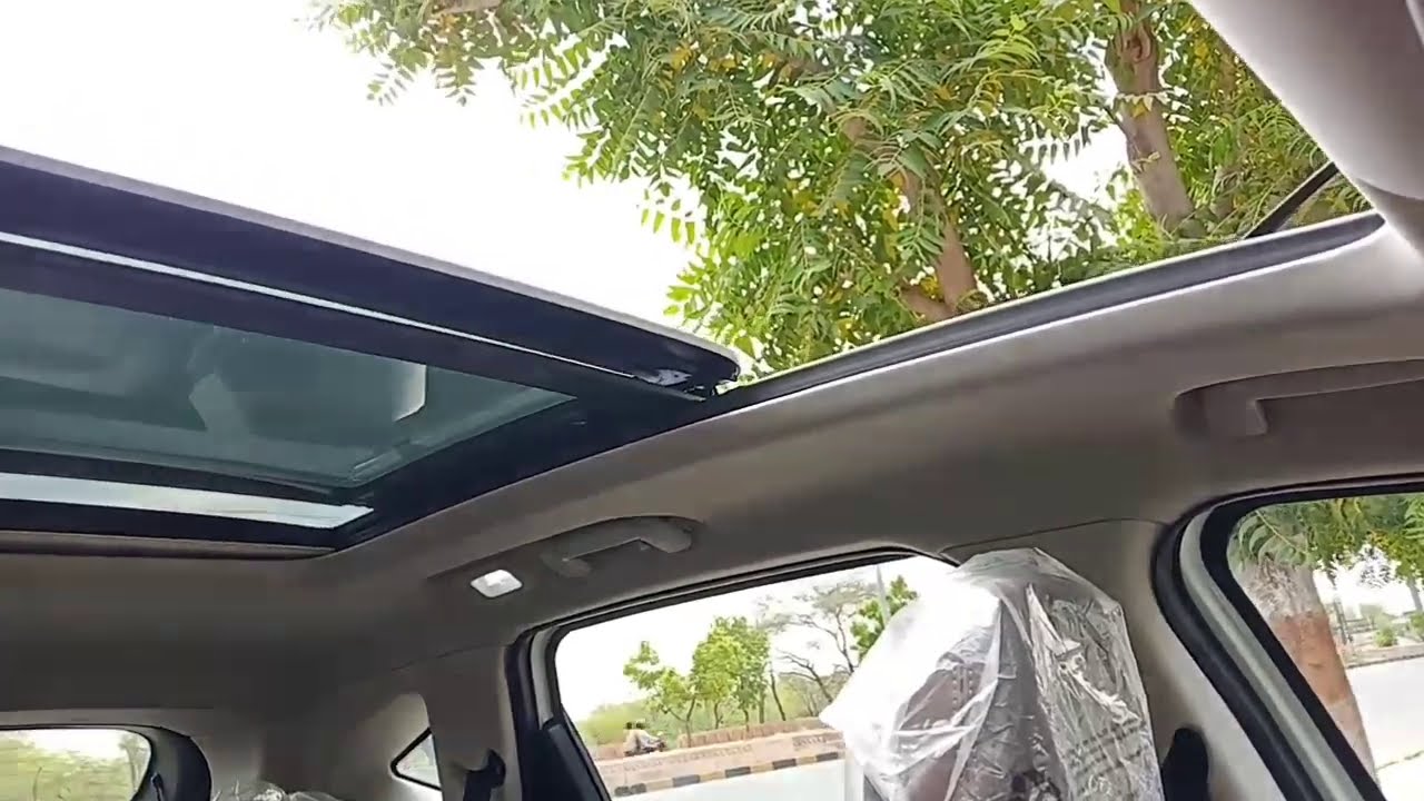 Tata Harrier BS6 With Full Automatic Panoramic Sunroof // और क्या चाहिए ...