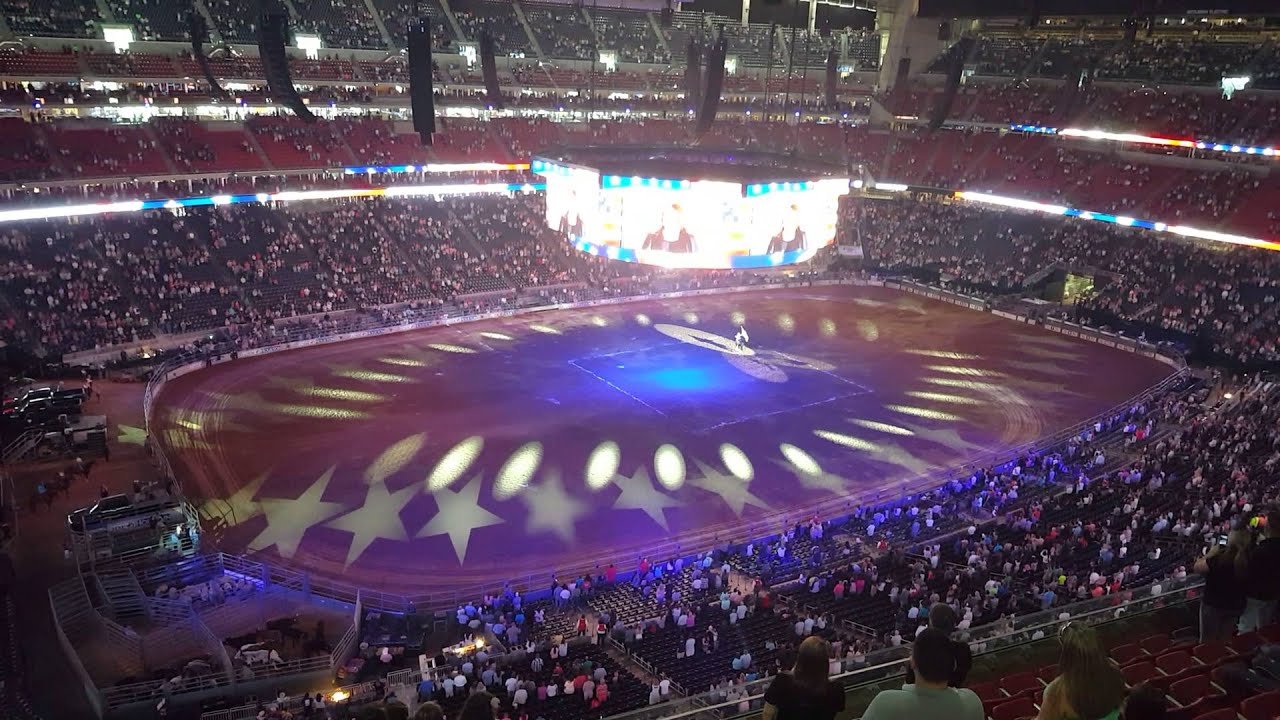 National anthem at RODEOHOUSTON - YouTube