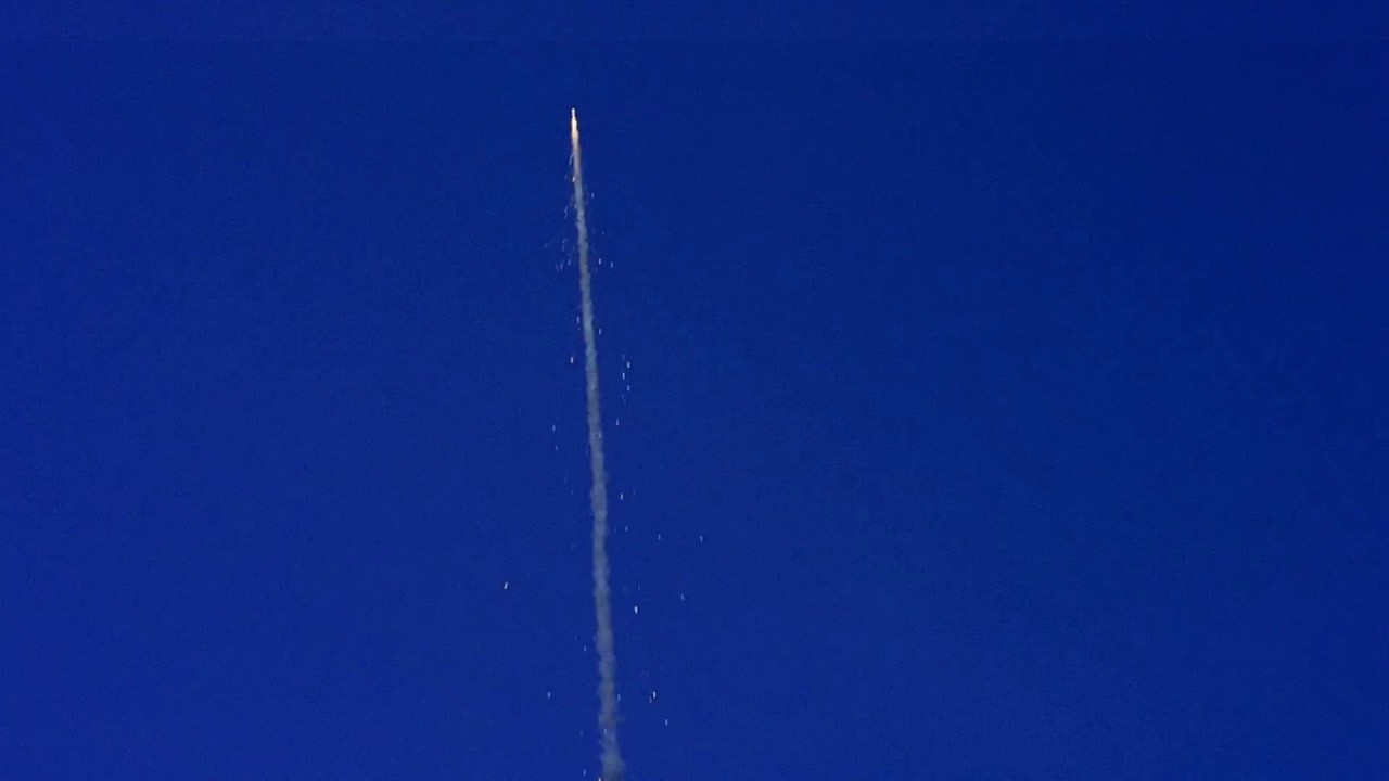 HTPB + N2O Hybrid Rocket - YouTube