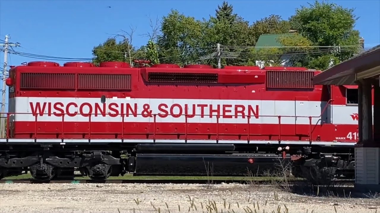 Wisconsin & Southern Train L241 in Plymouth , WI - YouTube