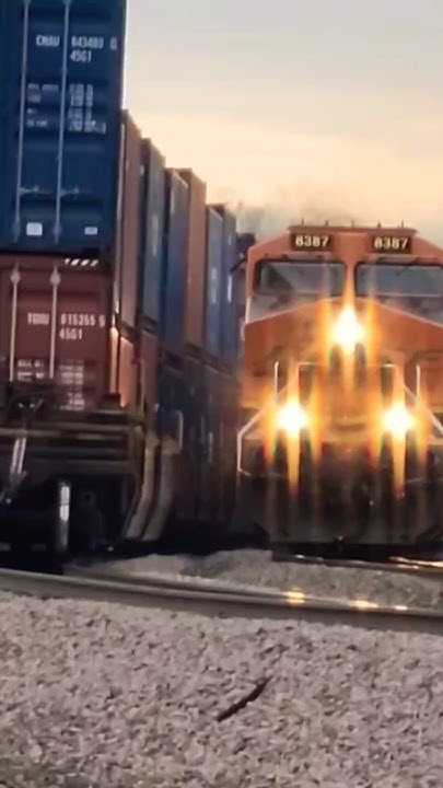 MEET ALERT! BNSF S TRAIN MEETS HEAVY EB GRAINER! #railroad #bnsfrailroad #bnsf #bnsfrailway # ...