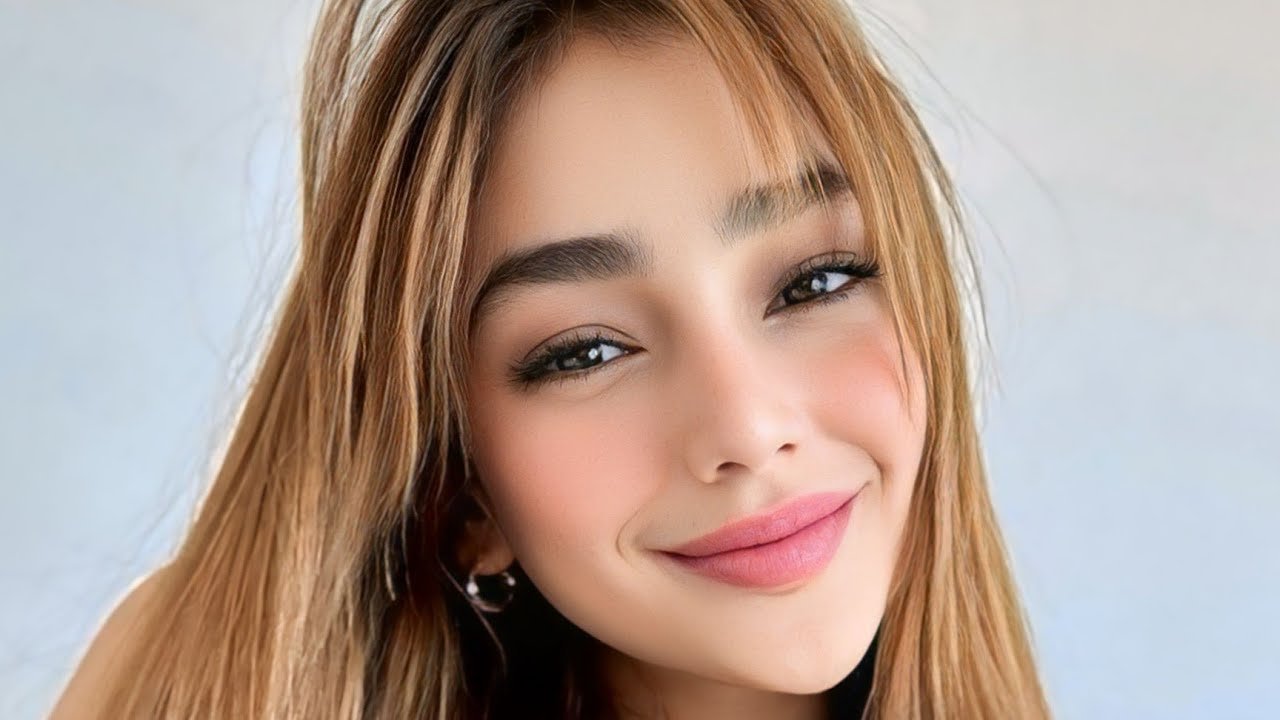 Bonnie Jones : Wiki Biography, Body positive, Age,Relationships, Net ...