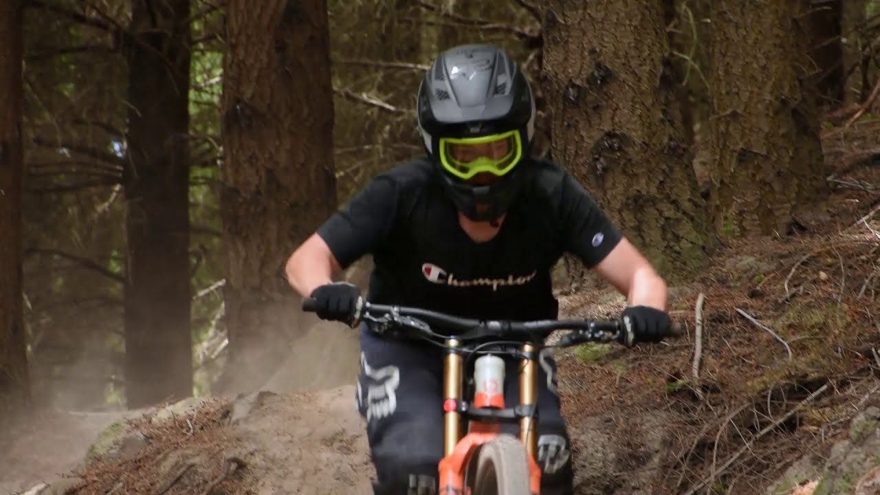 Dirt surfin - Elliot Howe | 3rd base Christchurch Adventure Park - YouTube