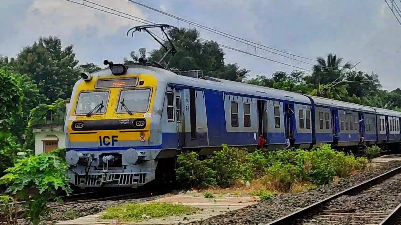 New ICF Train Blue Dragon Look Galopin train crossing very fast - YouTube