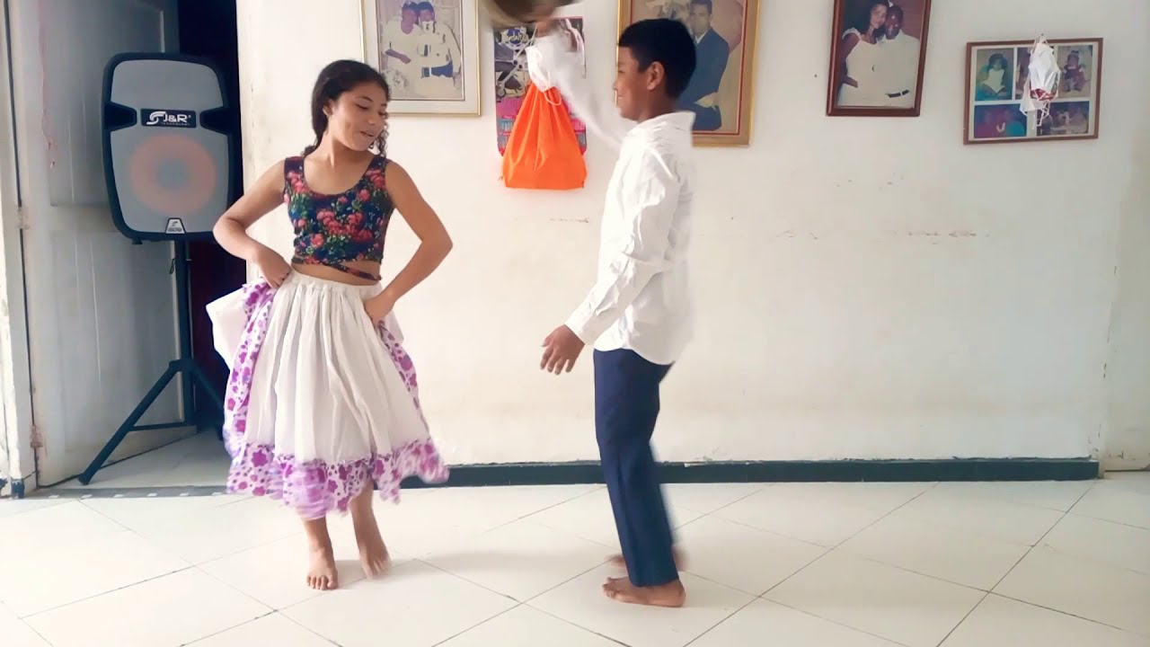 Baile de porro sabor costeño - YouTube