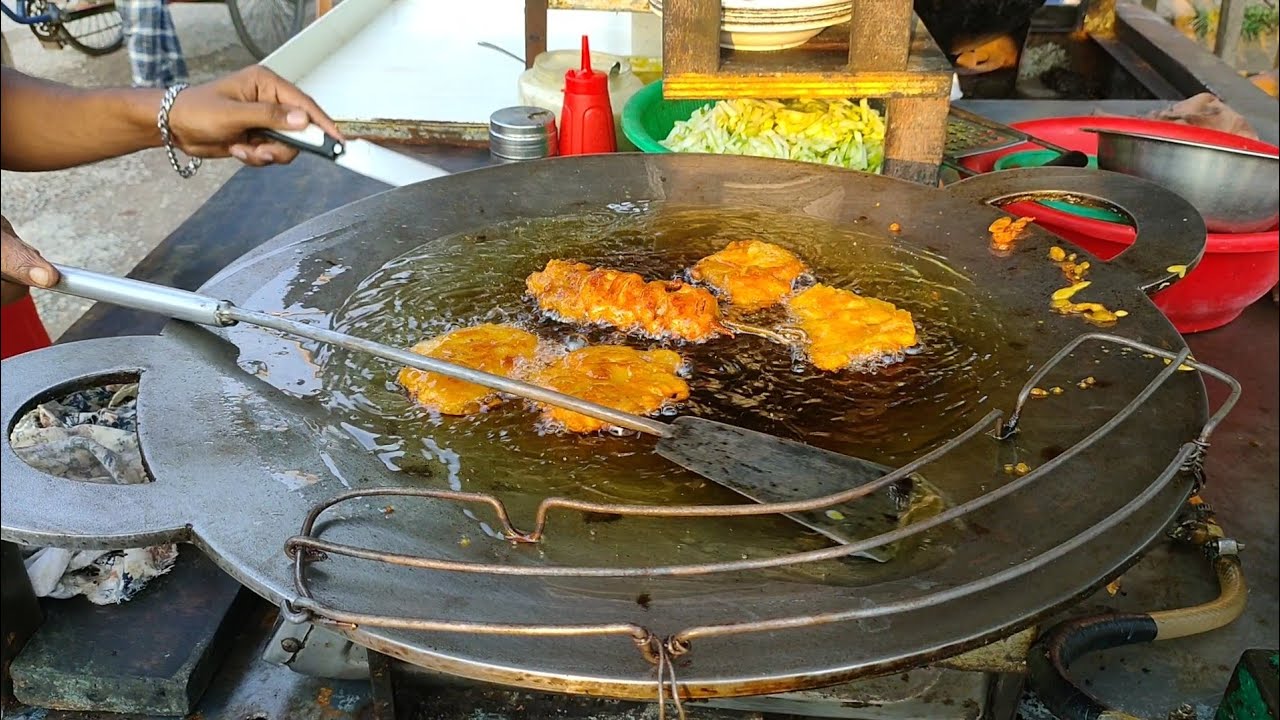 Spicy tawa chicken fry | tasty street food | asian street food - YouTube