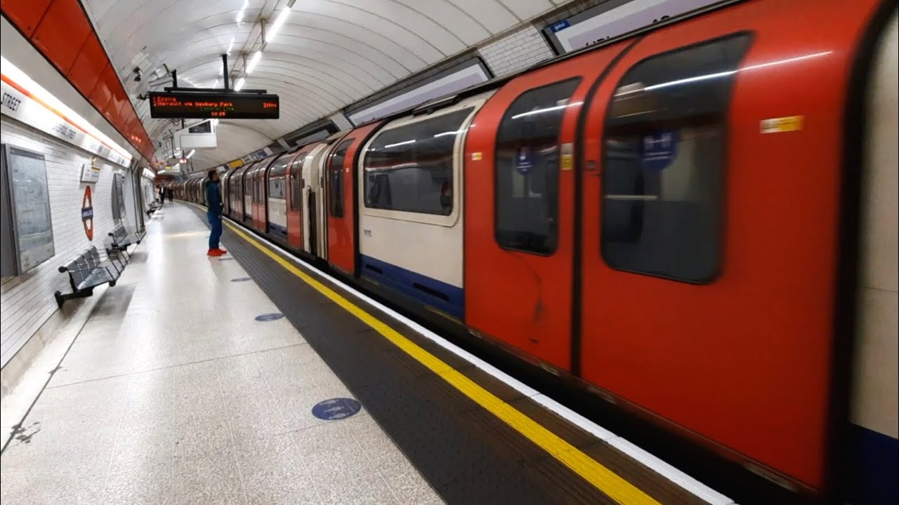 Central Line 1992 Stock | London Underground: Central line at Liverpool ...