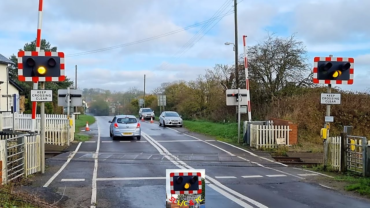 Bempton Level Crossing, East Riding of Yorkshire - YouTube