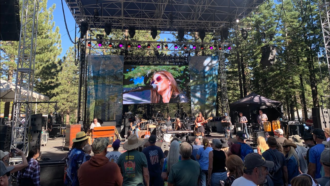 Katie Knipp Big Band at Bluesapalooza 2023 - YouTube
