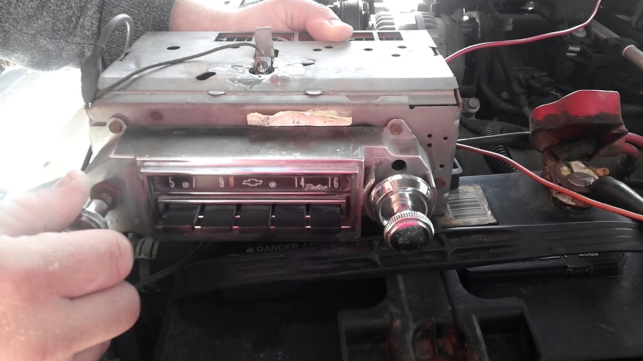 1963 1964 Chevrolet Impala am radio IT WORKS (2) - YouTube
