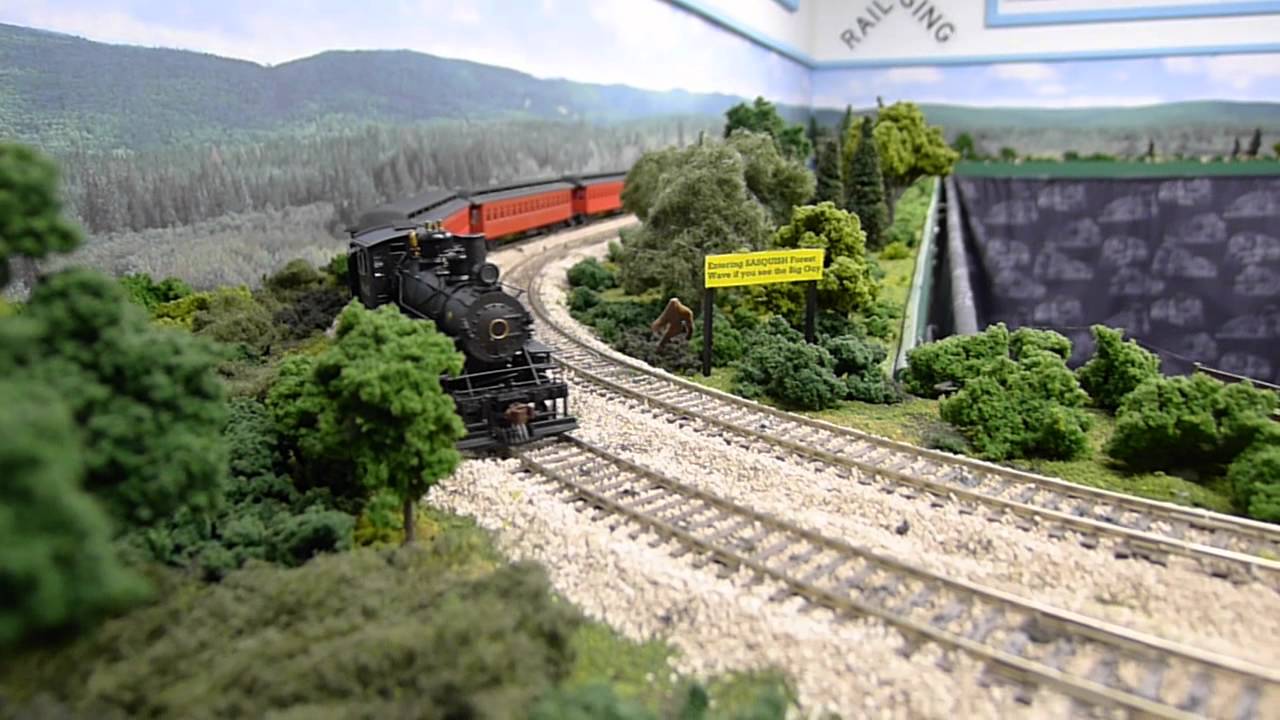 Bachmann HO 460&440 - YouTube