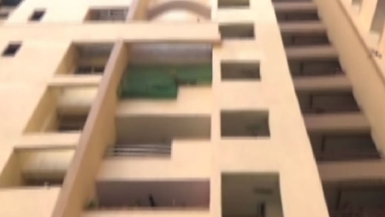 4-Year-Old Falls Off 10th Floor Balcony - YouTube