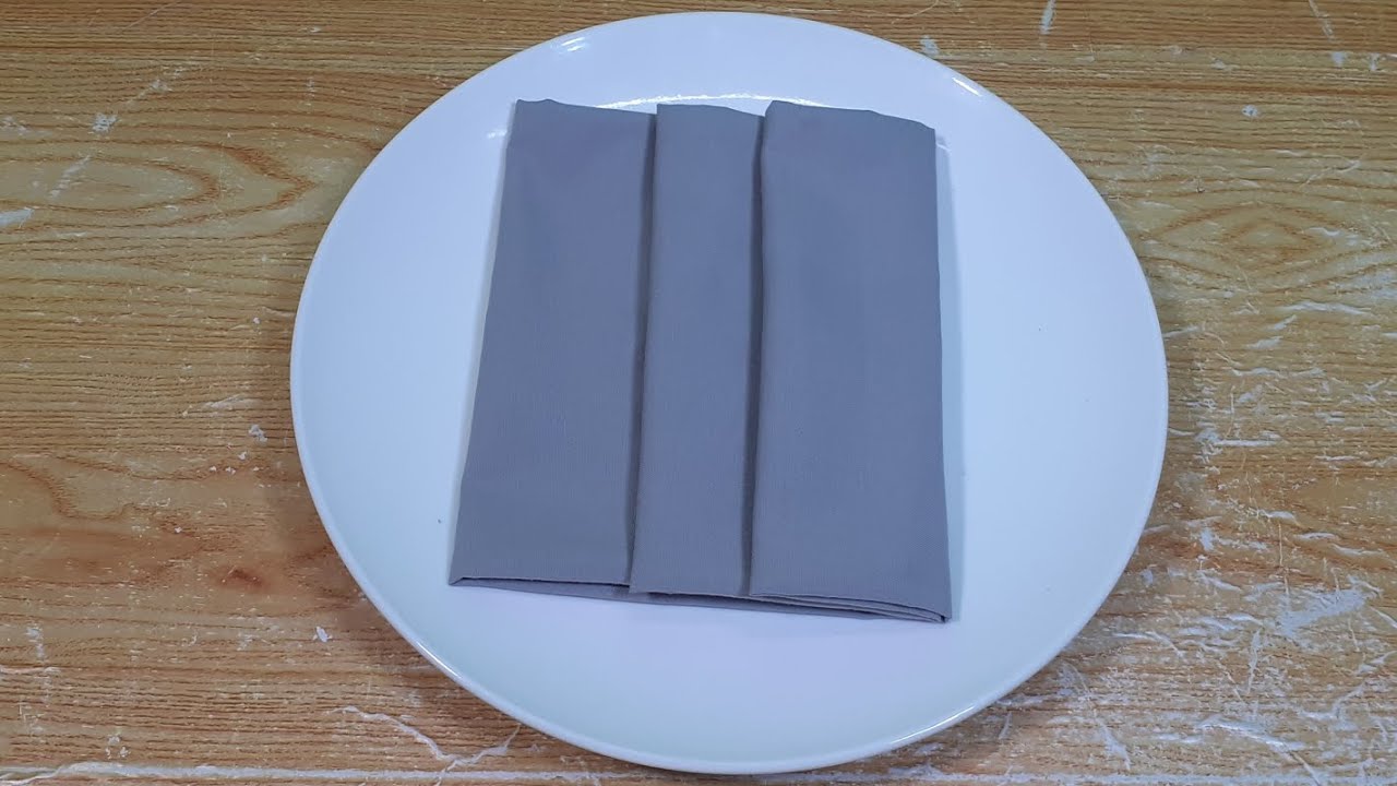TRIPLE WAVE NAPKIN FOLDING - YouTube