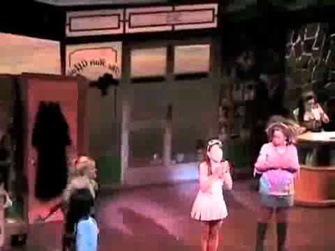 Legally Blonde- Bend and Snap (Bailey Hanks) - YouTube