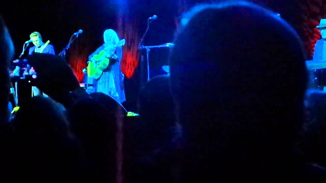 Emmylou Harris & Rodney Crowell - Till I Gain Control Again @ Canberra ...