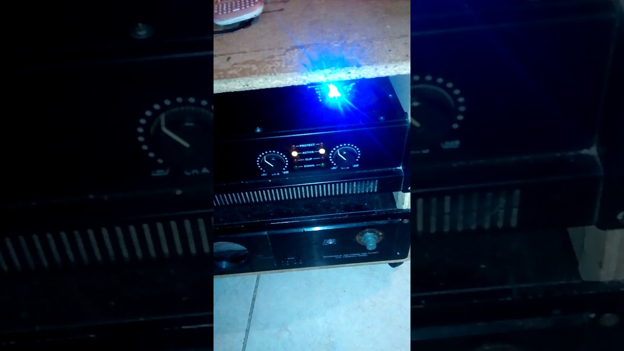 Line array demo - YouTube