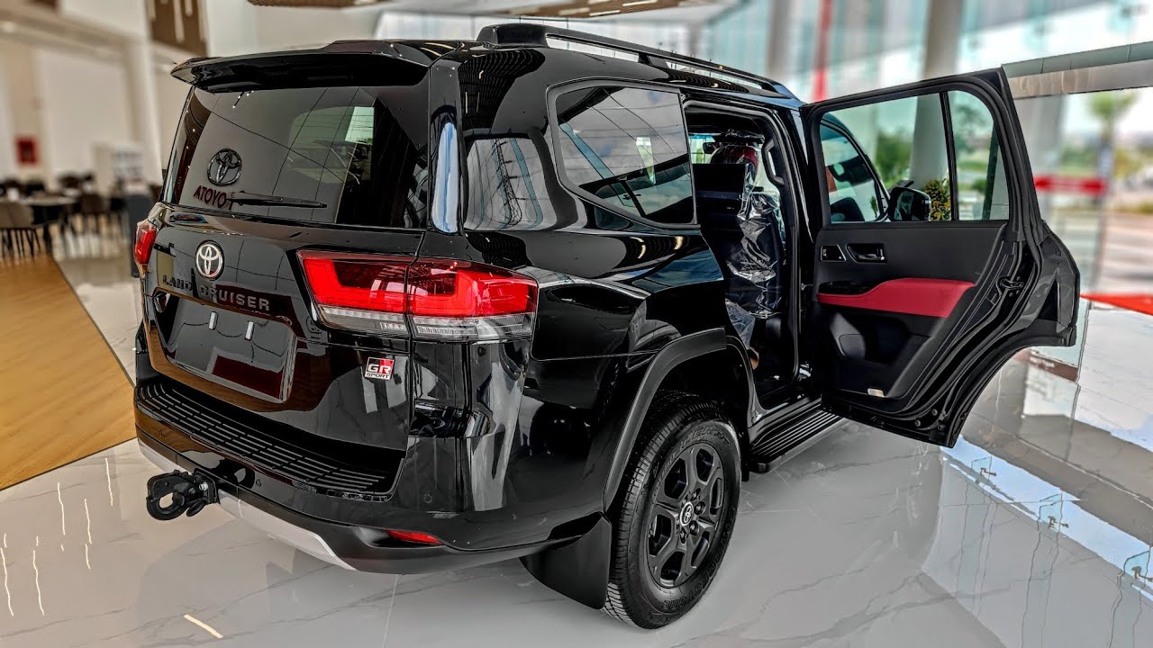 Facelift! TOYOTA Land Cruiser GR-Sport LC300 - Black Edition | In-Depth ...