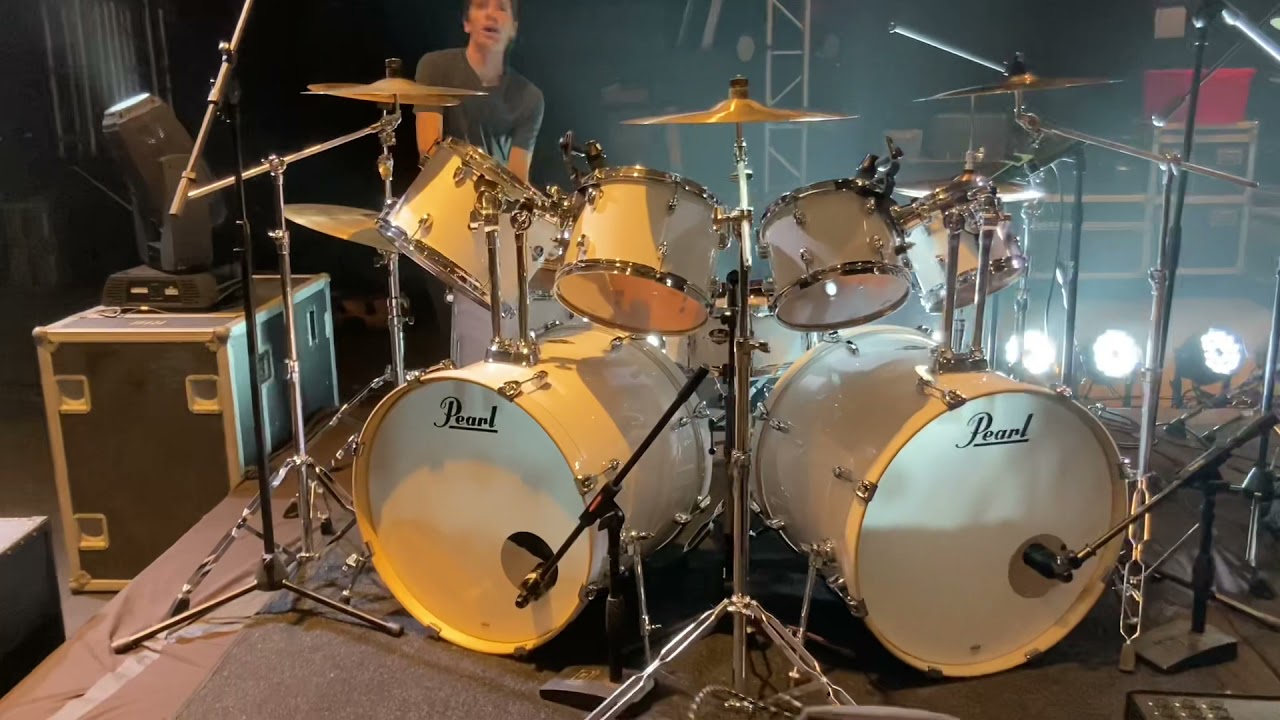 The Genesis Show - preshow stage preview - YouTube