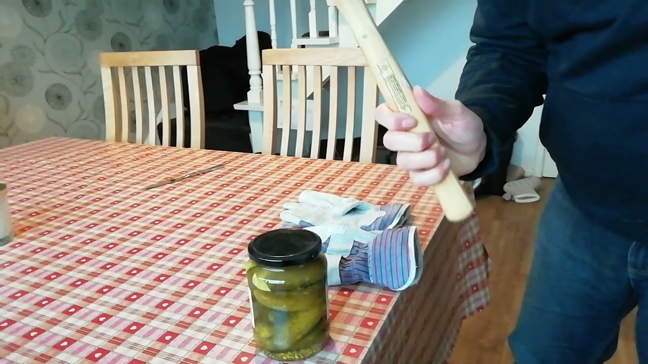 How To Open A Stuck Jar Lid Super Easy - YouTube