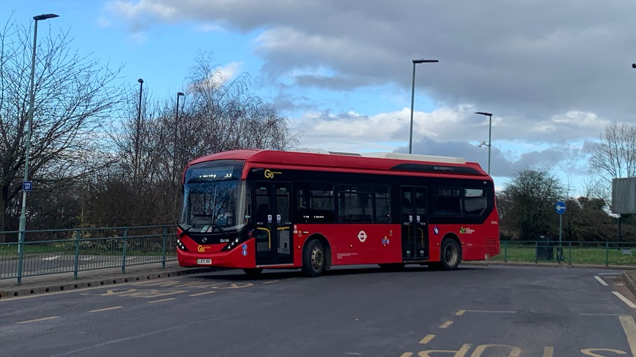 New Allocation + Weird Axles | Bus Journey: Go Ahead Metrobus Route 359 ...