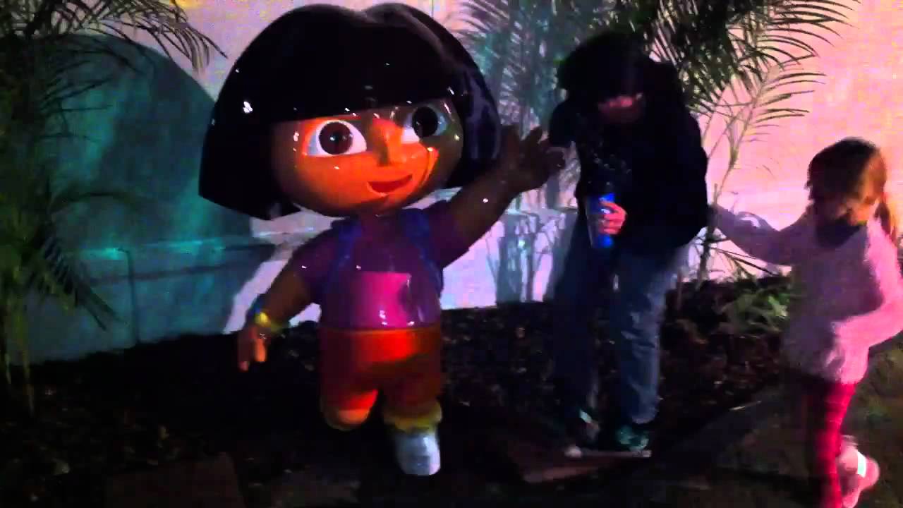 Meet & Greet with Dora! - YouTube