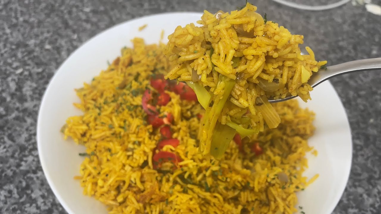 QUICK & EASY Perfect Seasoned Yellow Rice 🍚 | Under 30 mins | ShiaStyle ...