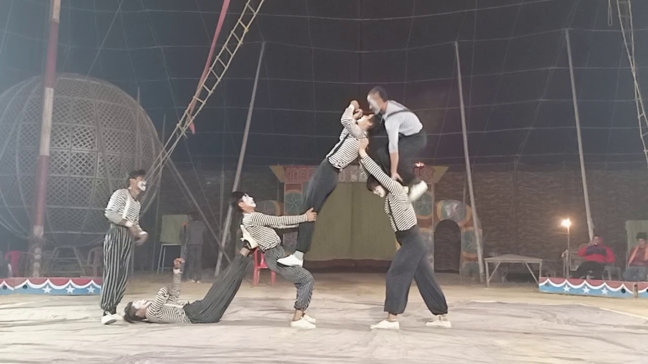 Tarzan circus "Benipur" - YouTube