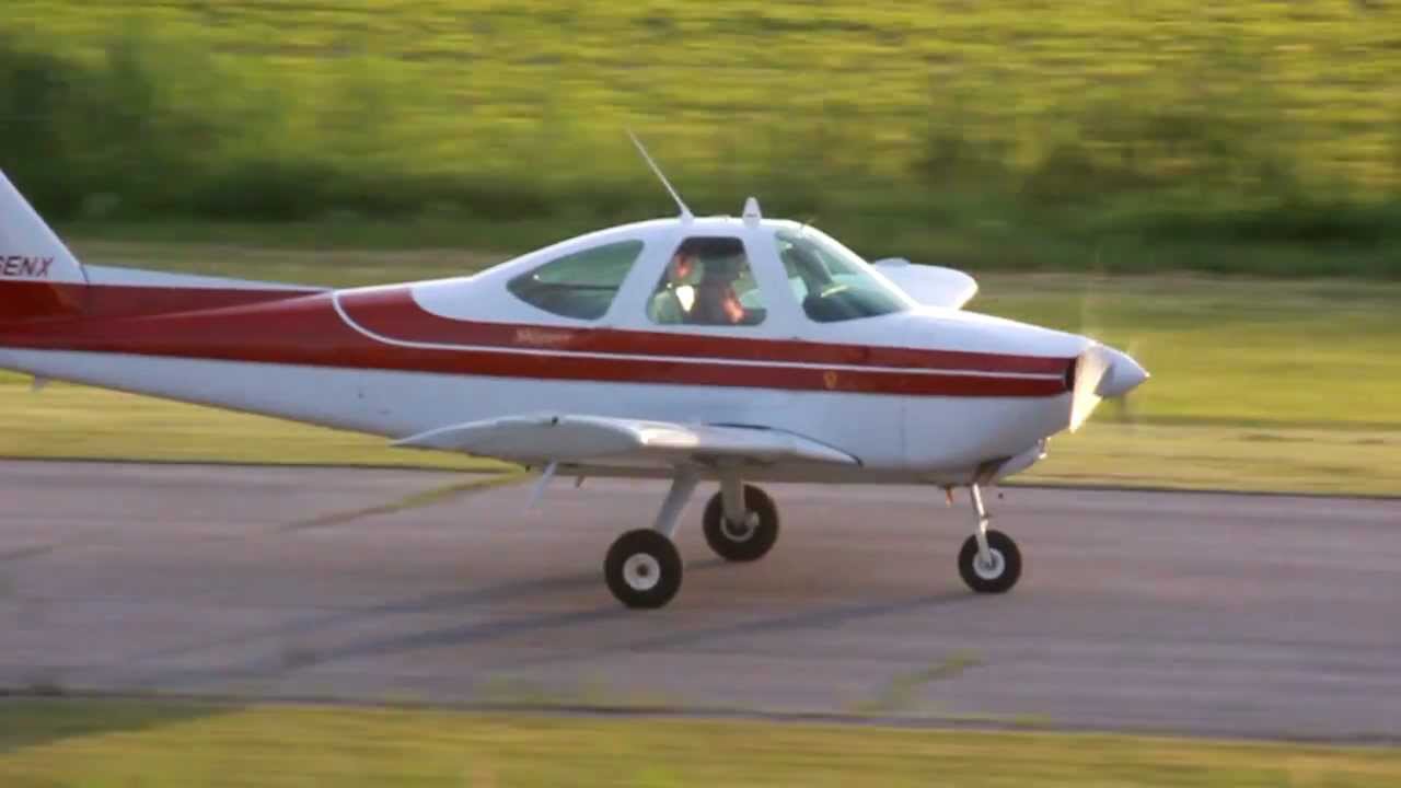 [HD] Beechcraft Model 77 Skipper Landing CSU3 - YouTube