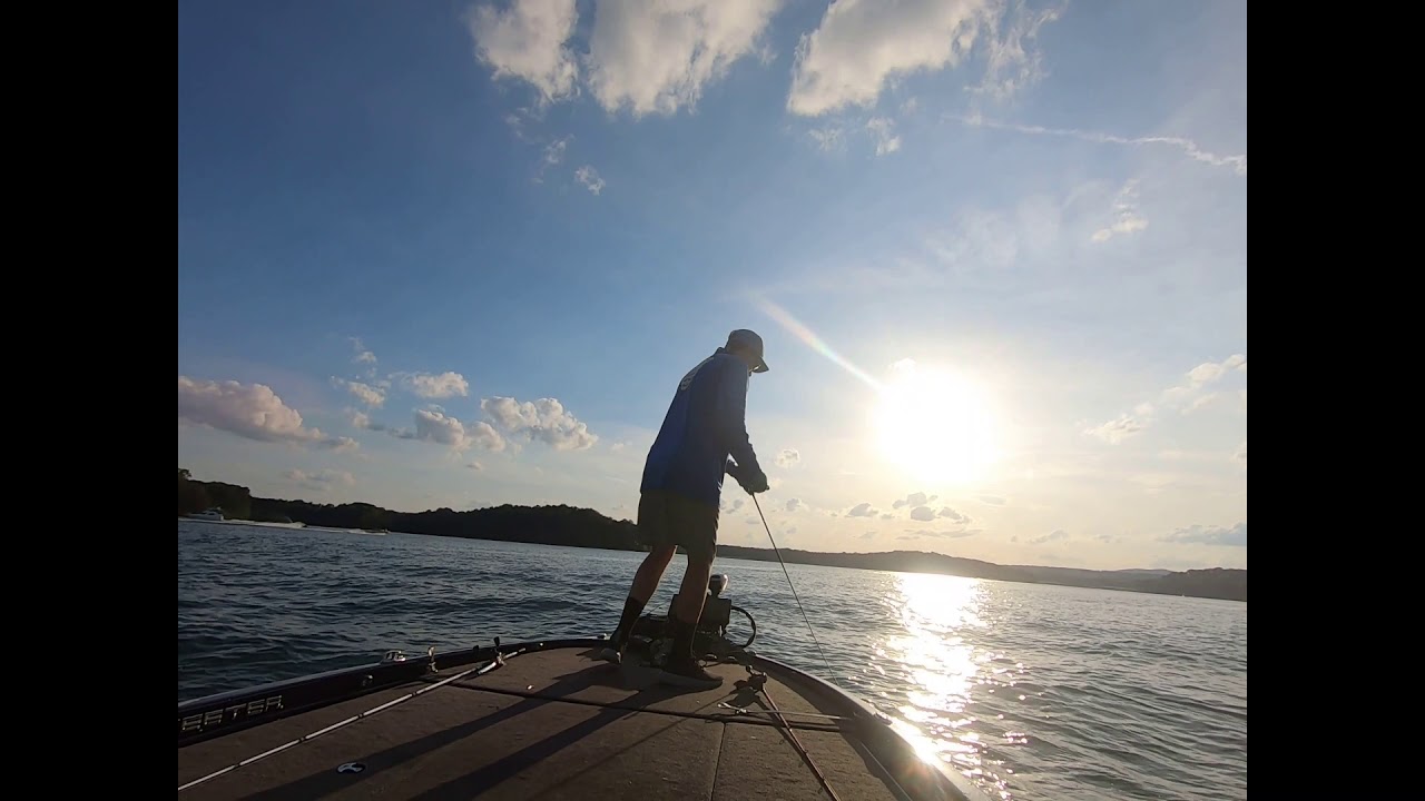 Lake Lanier bass fishing May 2020 - YouTube