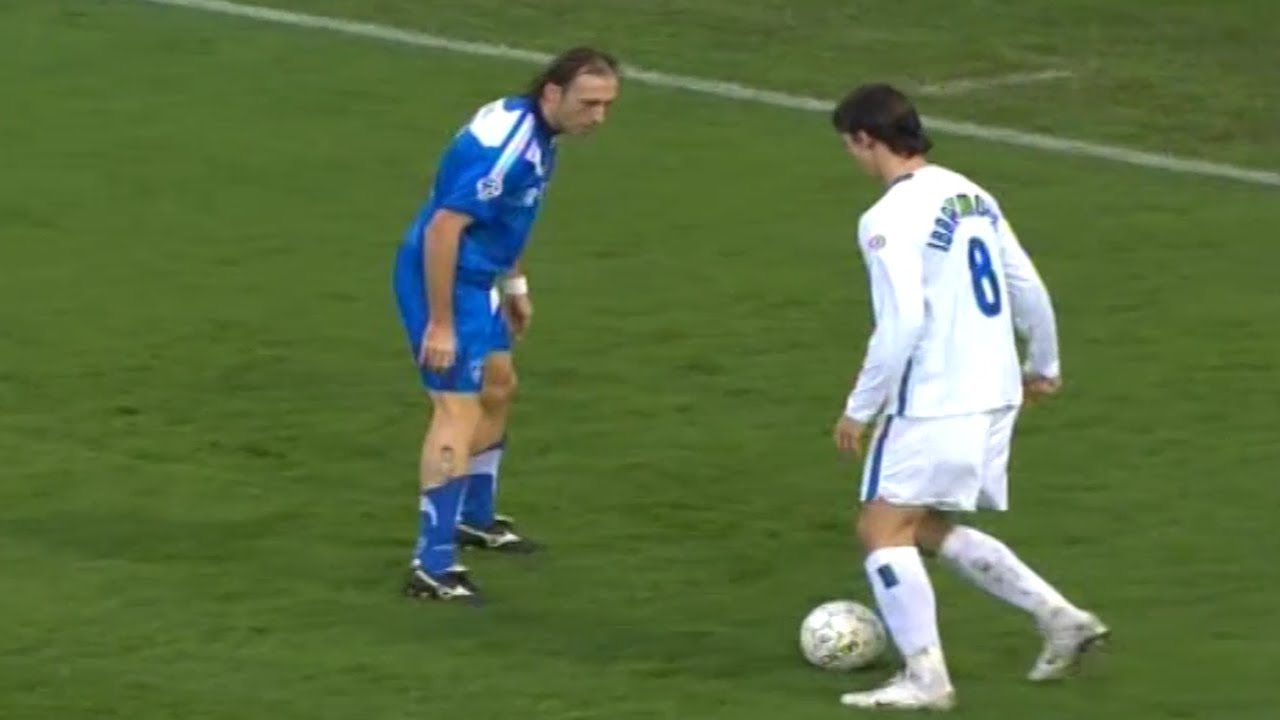 Zlatan Ibrahimovic Showing Amazing Dribbling Skills - YouTube