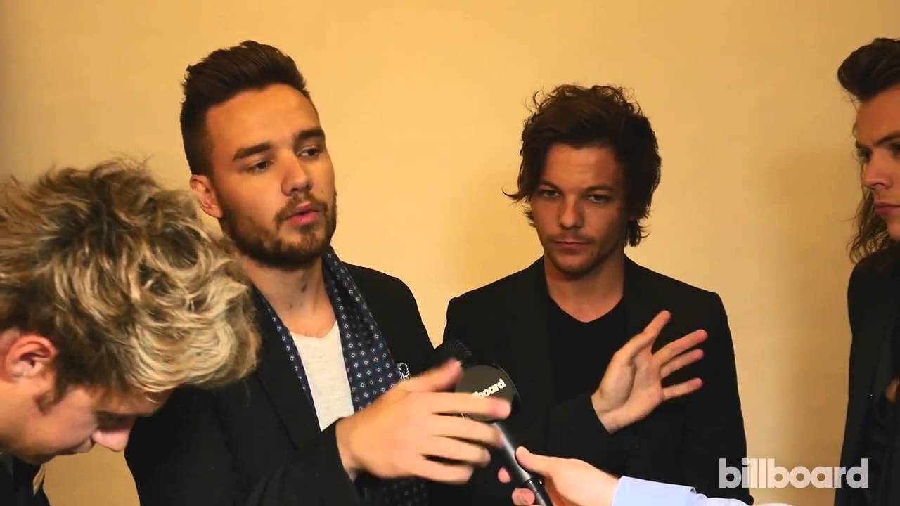 One Direction backstage at the Billboard Music Awards 2015 - YouTube