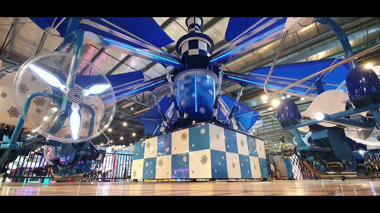 Naik sepeda terbang di Fun World, Qbig BSD - YouTube